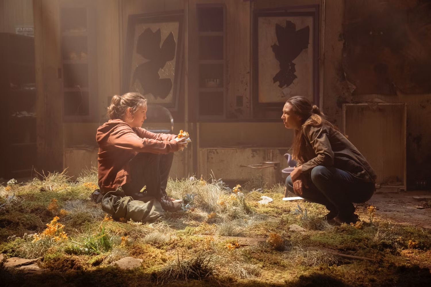 Ellie and Tess Face Off in New Still from HBO’s The Last of Us ...