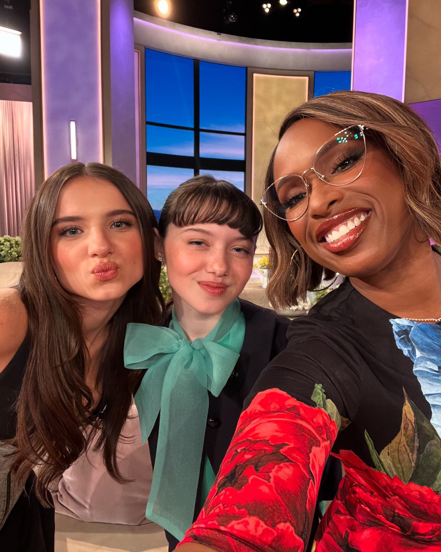 Madeleine McGraw & Violet McGraw Visit The Jennifer Hudson Show ...